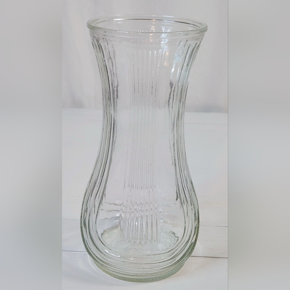 Hoosier | Accents | Hoosier Clear Glass Vase 487b 3a 975 Inches Tall ...